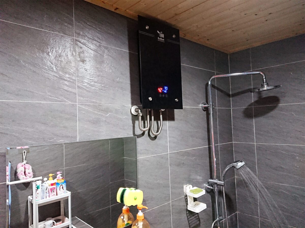 QR209｜數位恆溫電熱水器｜2021台灣精品｜Rewatt 綠瓦